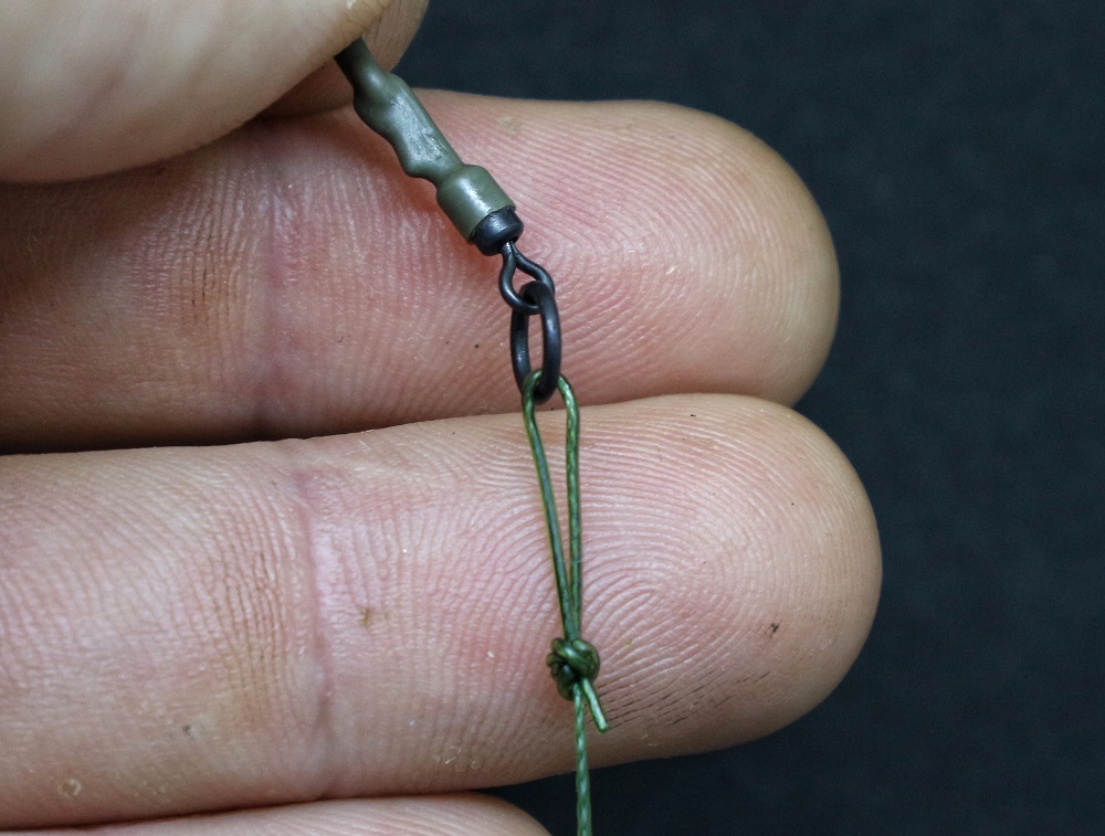 Rig School - How to tie the Ronnie Rig - Dynamite Baits Spain