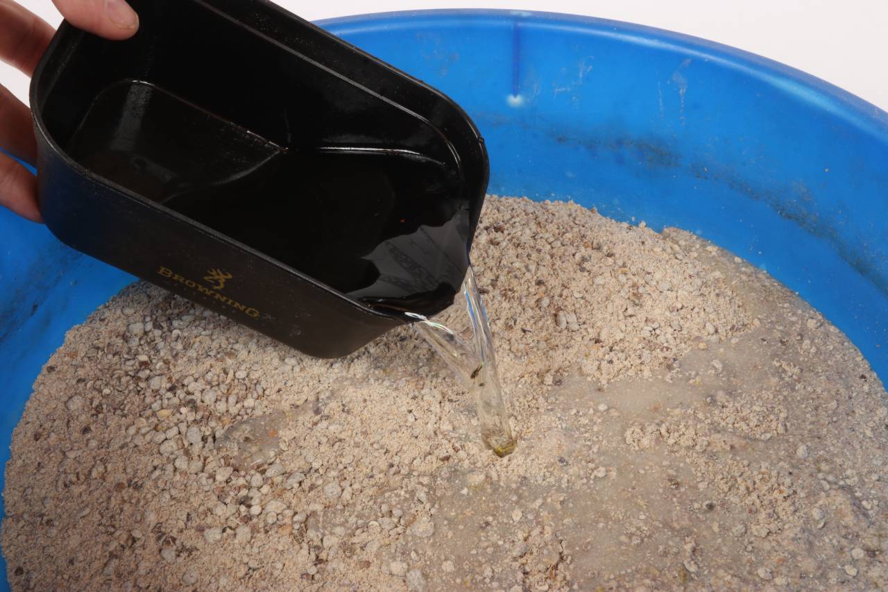 Paul Garner’s Zig Tips and Baits - Dynamite Baits