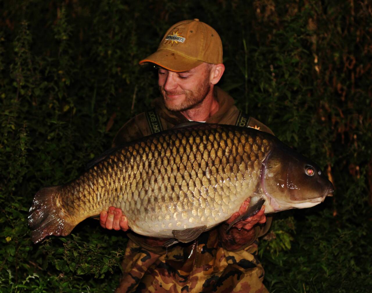 Craig Waddington: Carping in the Rain - Dynamite Baits